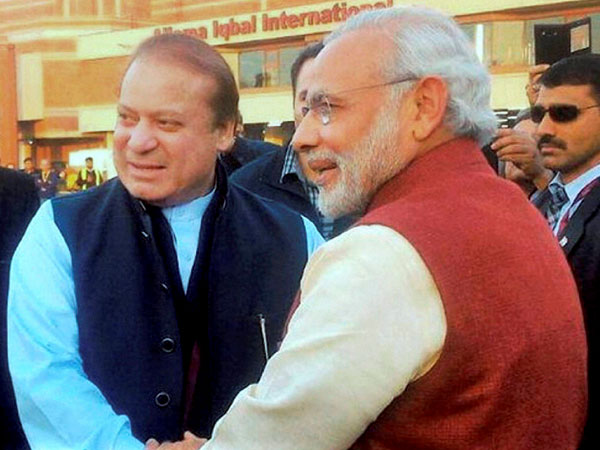 Kejriwal-Lalu, Modi-Sharif: Two hugs and their opposite results ...