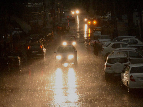 Parched Rayalaseema gets bountiful rains - Oneindia News