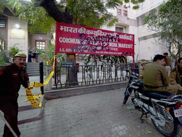 CPM, RSS members clash in Kottaayam - Oneindia News