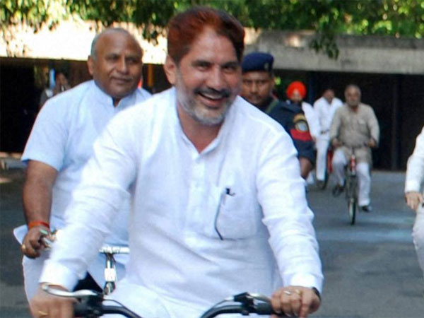 Haryana BJP chief's son held for stalking woman - Oneindia News