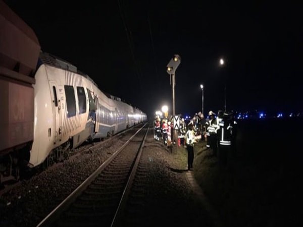 Nearly 50 injured in Germany train crash - Oneindia News