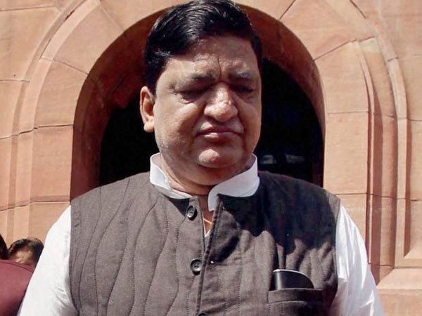 SP leader Naresh Agrawal’s 'teli' remark on PM Modi triggers row ...