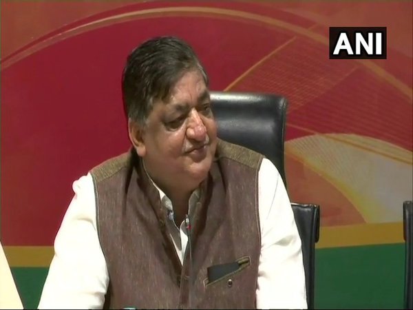 Samajwadi Party's Naresh Agrawal joins BJP - Oneindia News