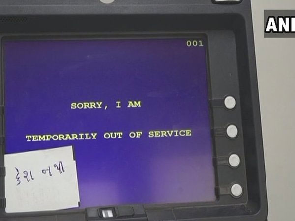 ATMs run out of cash in major cities across India - Oneindia News