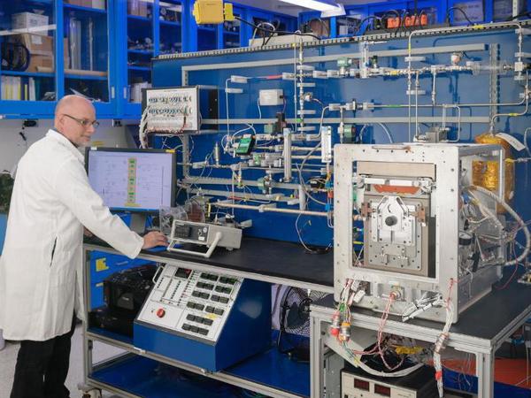 NASA is developing Heat Melt Compactor to manage trash in space ...