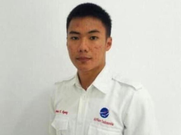 Indonesia earthquake: 21-year-old air traffic controller stays on duty ...