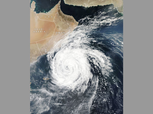 NASA's Aqua satellite captures images of cyclone Luban, Titli ...