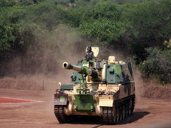 Army gets new artillery guns; K9 Vajra, M-777 howitzers inducted ...