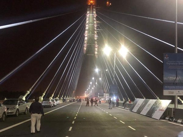 ‘Delhi’s Eiffel Tower’: Signature Bridge inaugurated, opens to public ...