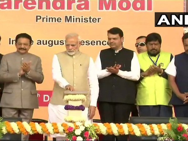 PM Modi lays foundation stone of two metro corridors in Mumbai ...