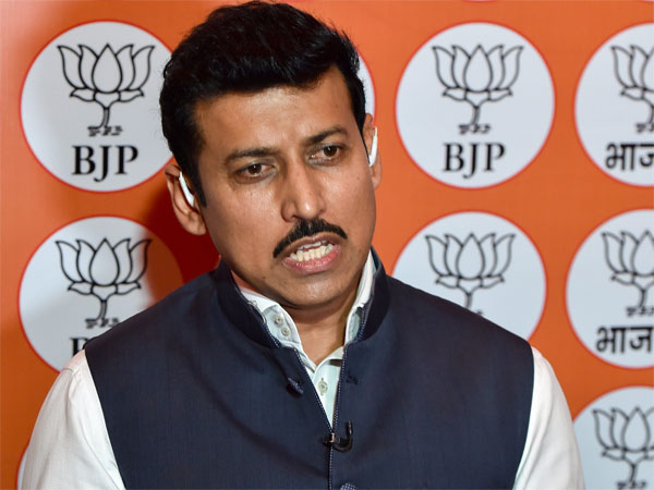 Govt has spent Rs 5,200 crore on ads since 2014-15 - Oneindia News