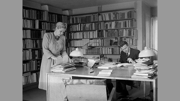 Banerjee-Esther Duflo,the sixth couple to win Nobel Prize jointly ...