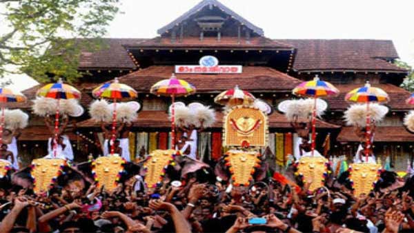 Rajendran, Kerala temple elephant passes away - Oneindia News