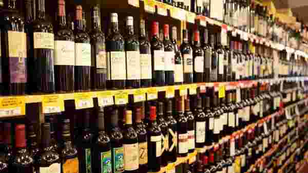 Illegal distillery raided in Patiala - Oneindia News