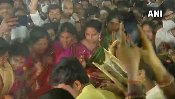 Bhogi 2021: What bhogi means? How is it celebrated? - Oneindia News