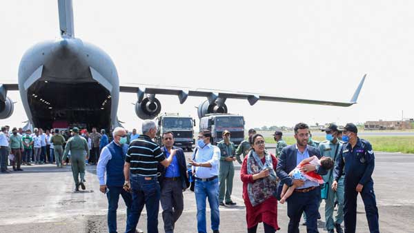 India set to resume evacuation mission from Kabul - Oneindia News