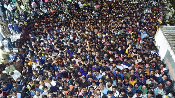 Puneeth Rajkumar final journey Live: Watch how fans, celebs pay homage ...