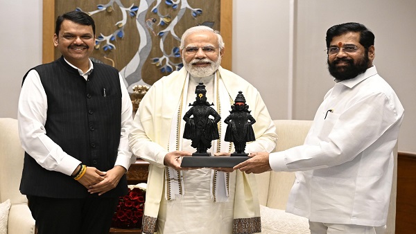 Maha CM Shinde, Fadnavis meet PM Modi - Oneindia News