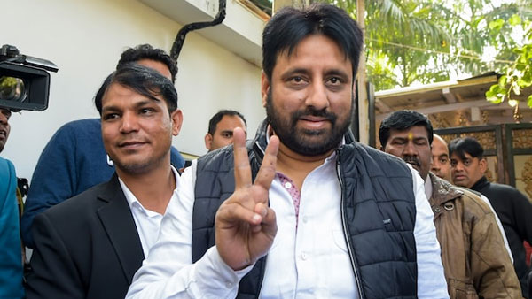AAP MLA Amanatullah Khan sent to 4-day police custody in Delhi Waqf Board graft case - Oneindia News