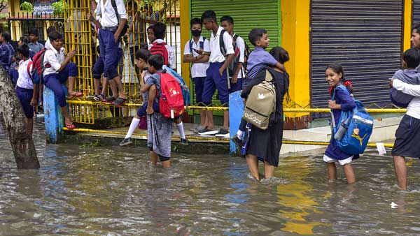 Heavy rainfall alert in TN, Puducherry; schools, colleges shut - Oneindia News