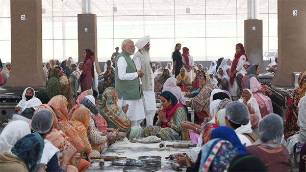 PM Modi visits Radha Soami Satsang Beas in in Amritsar’s Beas, meets ...