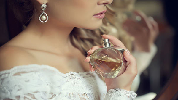 Poison in bottle: Is your perfume killing you? - Oneindia News