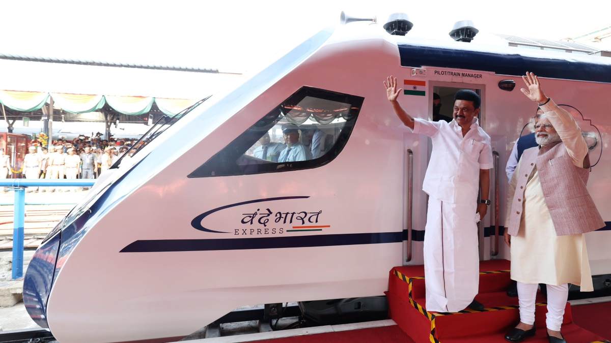 PM Modi flags off Chennai-Coimbatore Vande Bharat Express - Oneindia News