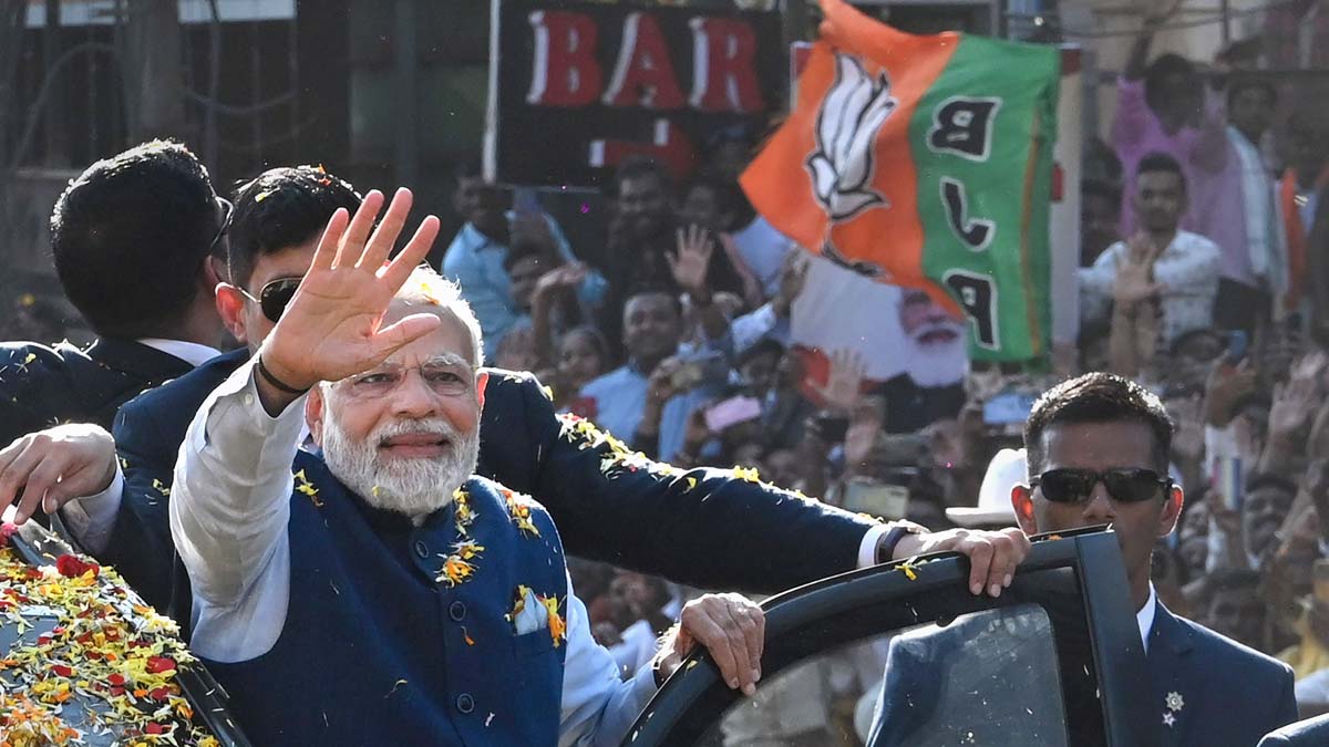 BJP looks to PM Modi to turn its fortunes in Karnataka - Oneindia News