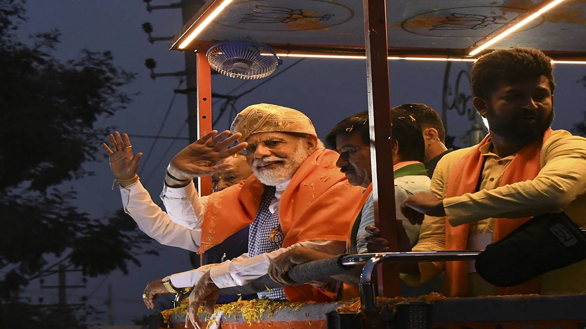 PM Modi holds mega roadshow in Mysuru, winds up two-day whirlwind ...
