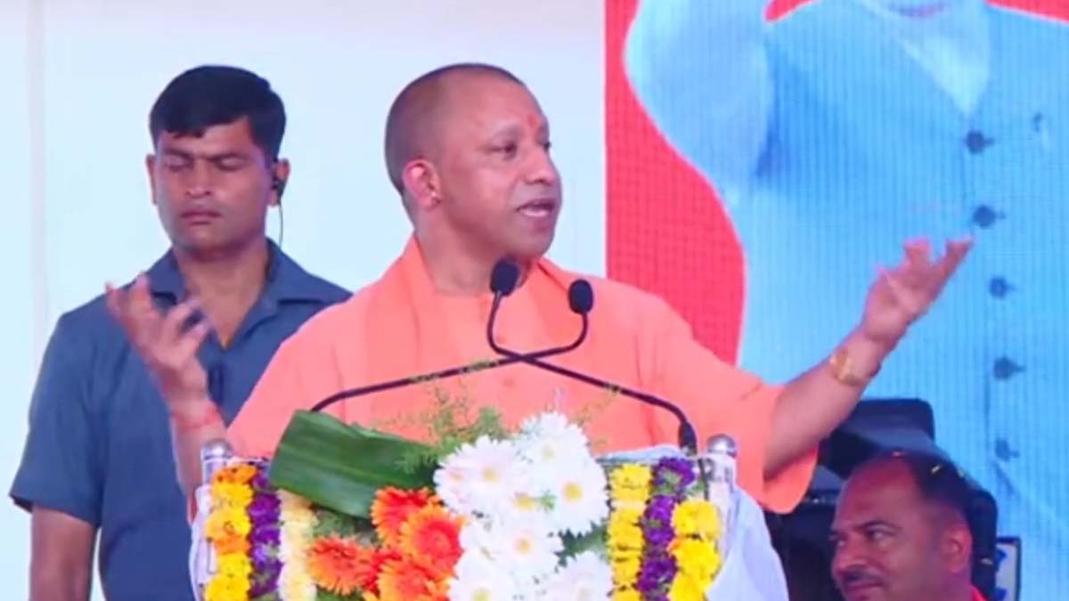 ‘Congress talks about development, but…’: Yogi Adityanath in Karnataka - Oneindia News