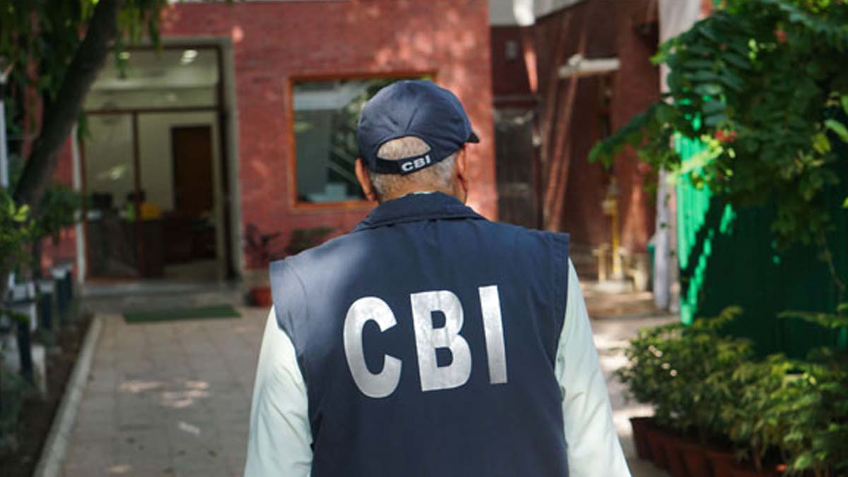 CBI Arrests Freelance Journalist, Former Navy Commander In Espionage Case - Oneindia News