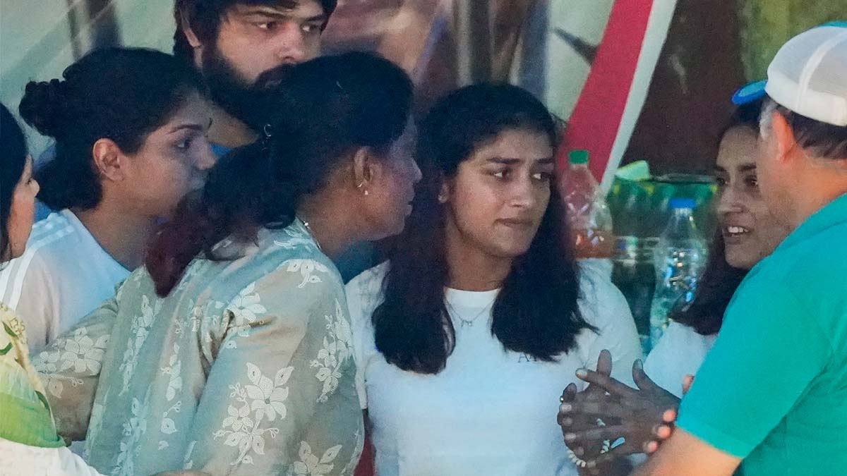 PT Usha meets protesting wrestlers at Jantar Mantar, assures support ...