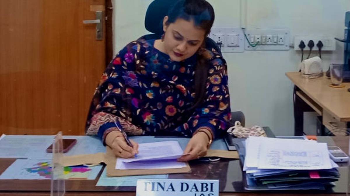 IAS Officer Tina Dabi Under Attack For Bulldozing Houses of Pakistan ...