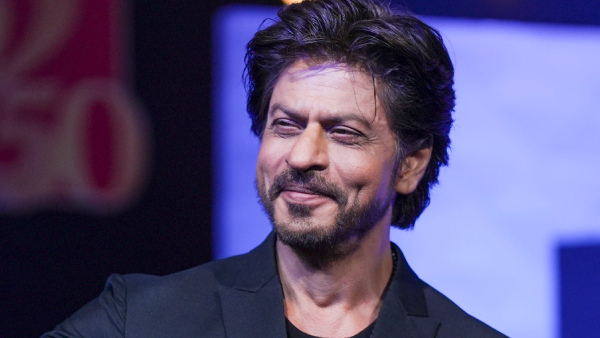 Shah Rukh Khan Injured During Shoot In US; Undergoes Surgery - Oneindia News