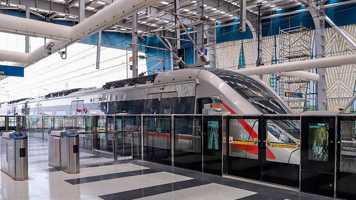 Delhi Metro To Facilitate Lockers To Commuters, Read Inside Story ...