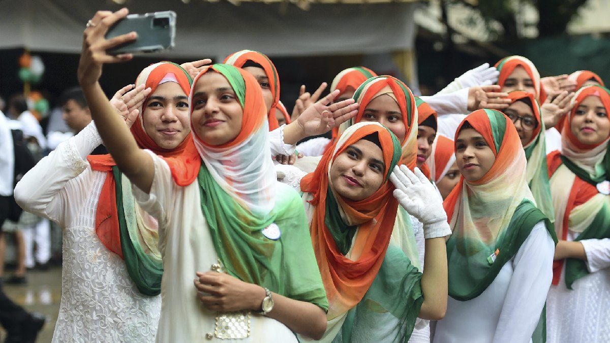 Independence Day Selfie Contest: How To Participate And Upload Pics ...