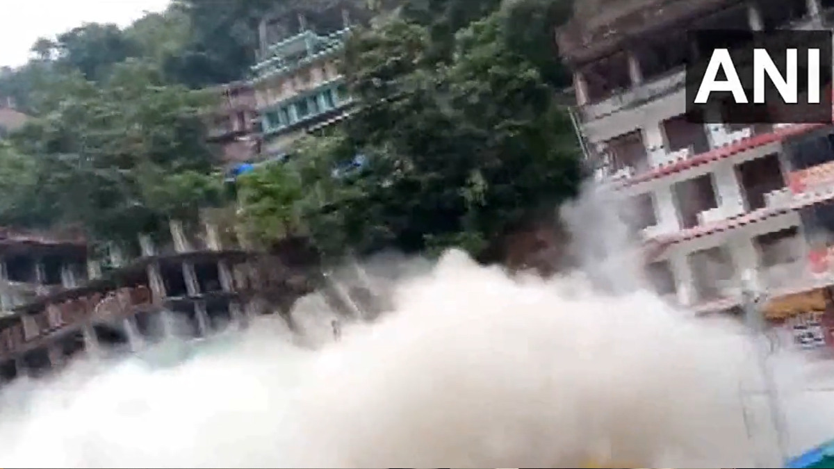 Himachal Pradesh: 7 Buildings Collapse in Kullu Due To Landslide Caused By Heavy Rainfall ...