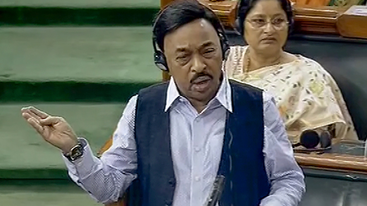BJP MP Narayan Rane Tears Sena Minister For Criticising PM Modi And ...