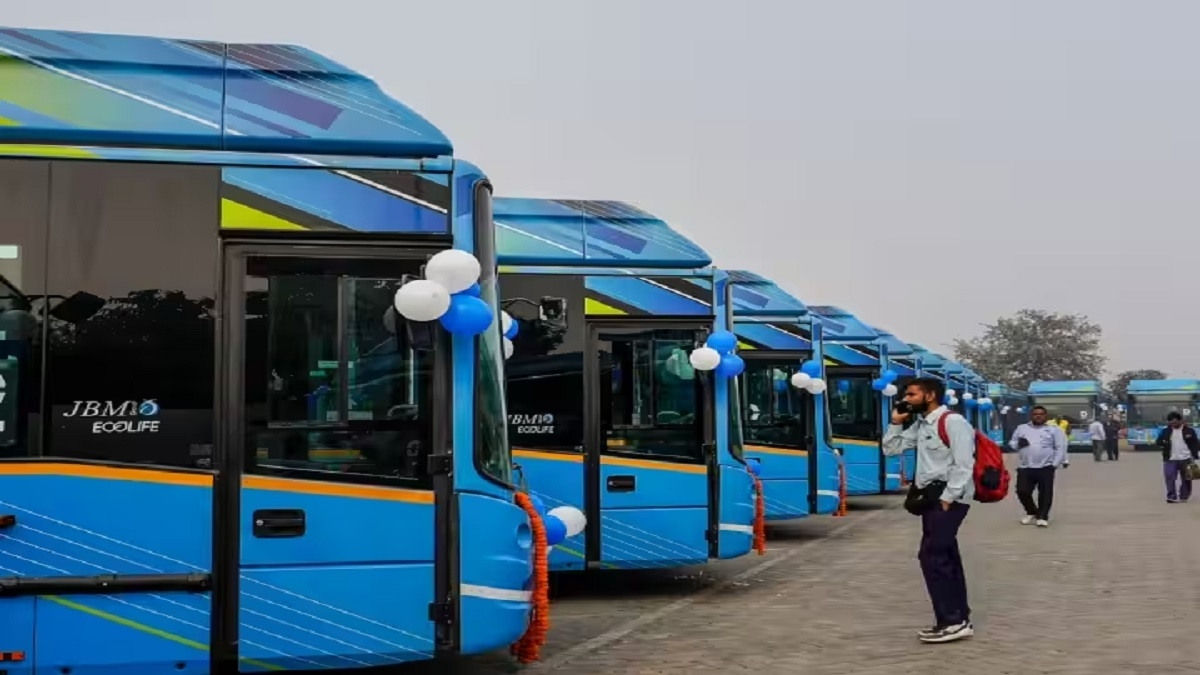 Delhi Government's 'Mohalla' Bus Scheme To Be Launched Soon - Oneindia News