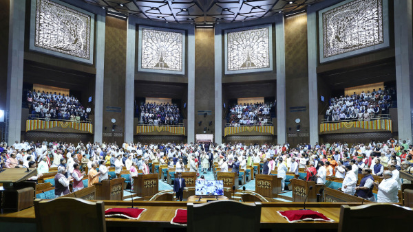 What is a Special Session of Parliament? - Oneindia News