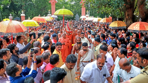 New Book Chronicles Life of Literary Giant RK Narayan - Oneindia News