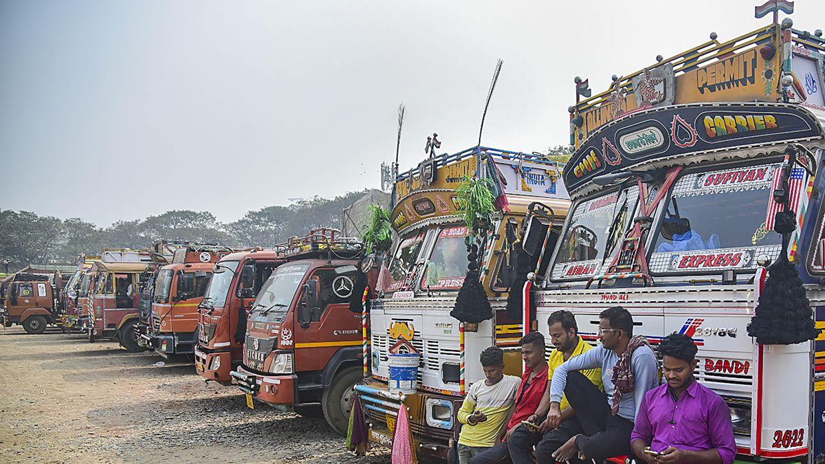 Karnataka Lorry Drivers To Go On Indefinite Strike From Jan 17 ...