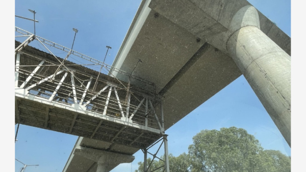 U Girders Shine, Foot Over Bridge Gone: Namma Metro Progress Puts ...