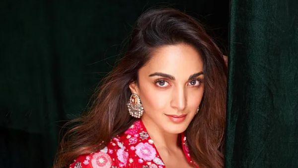 Kiara Advani In Red Bikini: Is This Real Or Deepfake Pic? - Oneindia News