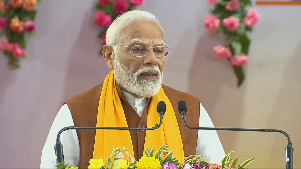 Modi In Varanasi: PM On Stage, Will Launch Multiple Projects Worth Over ...