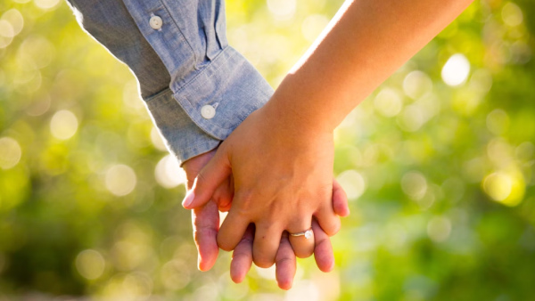 Valentine Week 2024: Best Propose Day Gifts Under ₹500 - Oneindia News