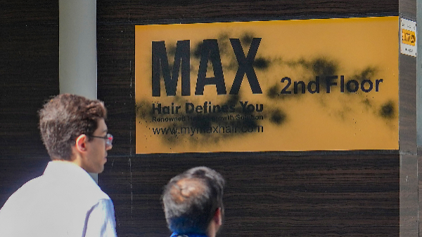 Signboards Without 60% Kannada Display Removed By BBMP In Bengaluru ...