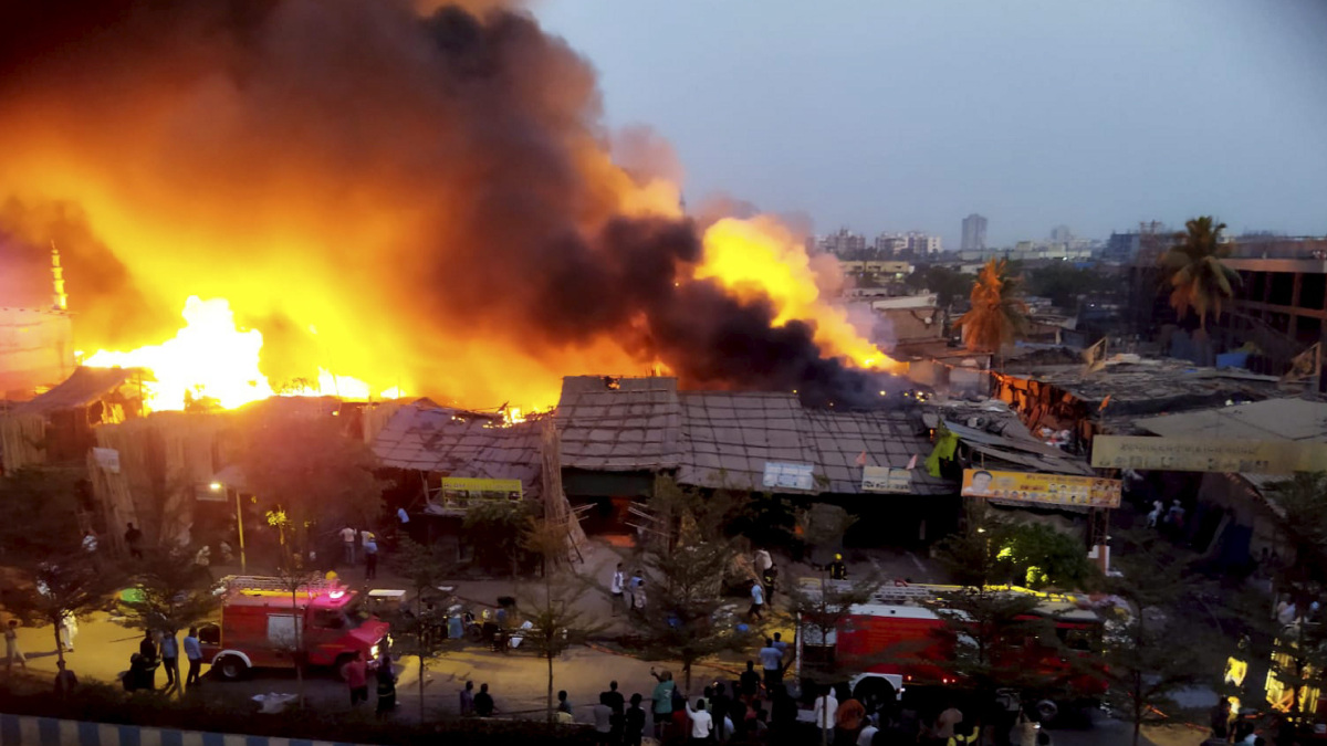 Mumbai Slum Fire Claims 1 Life; 24 Fire Tenders Rush To Scene | Watch ...
