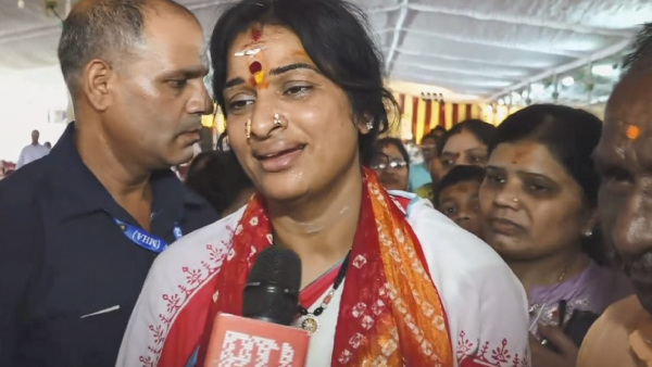 Madhavi Latha, BJP's Hyderabad Candidate, Booked For Hurting Religious ...