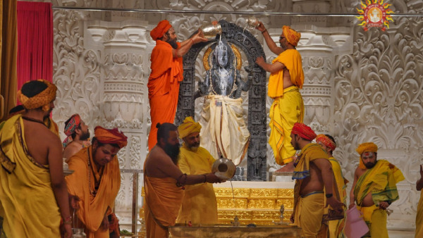 Ram Lalla's First Ram Navami: The Science Behind The Surya Tilak In ...